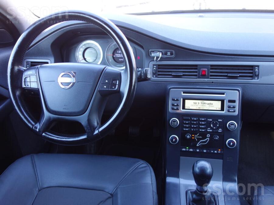 Pelēks Volvo V70 2010 Rīga, ar dzinēja tilpumu 2.40 L un nobraukumu 297 tūkst. km par 3650 €, foto 10 vietnē AUTOMOTO.COM.LV