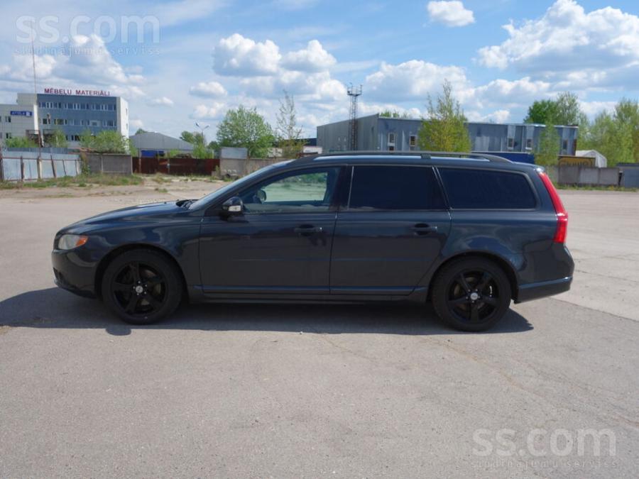 Pelēks Volvo V70 2010 Rīga, ar dzinēja tilpumu 2.40 L un nobraukumu 297 tūkst. km par 3650 €, foto 12 vietnē AUTOMOTO.COM.LV