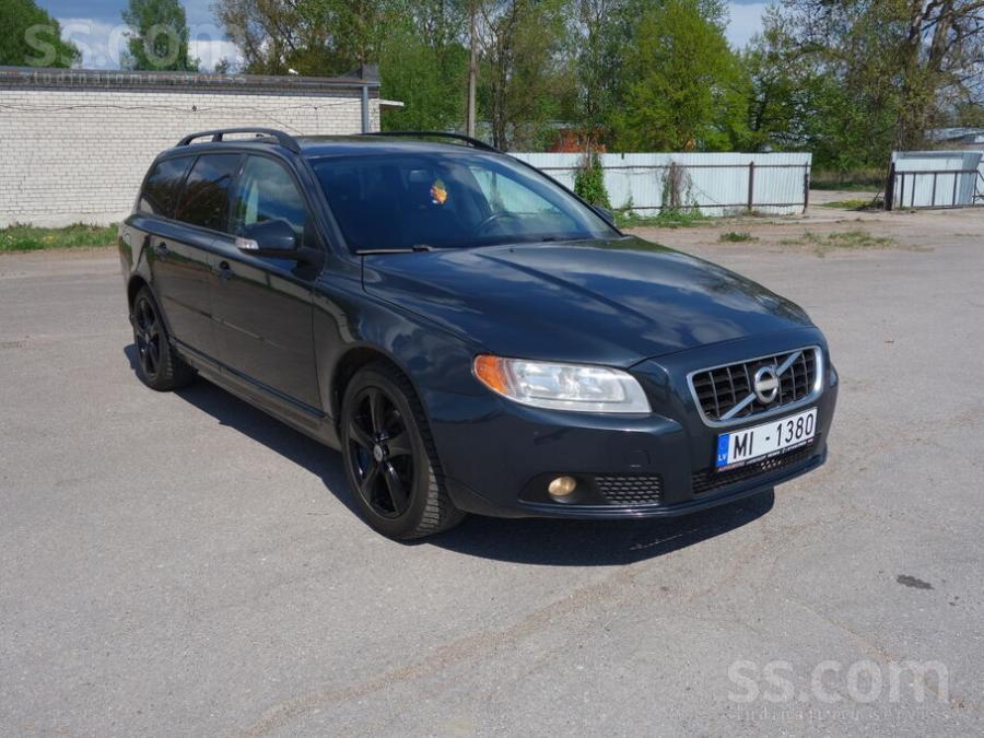 Pelēks Volvo V70 2010 Rīga, ar dzinēja tilpumu 2.40 L un nobraukumu 297 tūkst. km par 3650 €, foto 16 vietnē AUTOMOTO.COM.LV