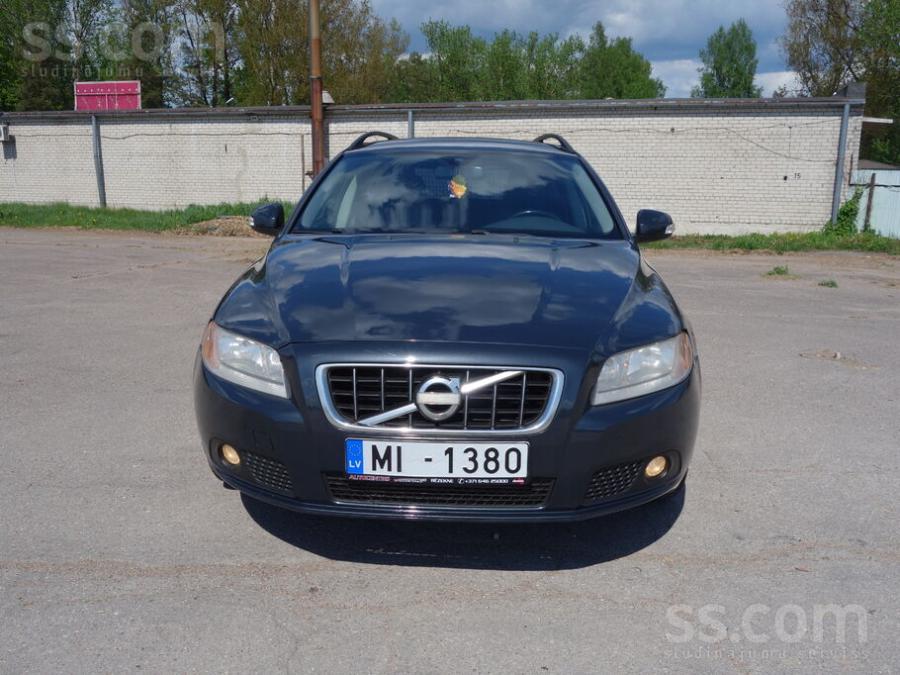 Pelēks Volvo V70 2010 Rīga, ar dzinēja tilpumu 2.40 L un nobraukumu 297 tūkst. km par 3650 €, foto 21 vietnē AUTOMOTO.COM.LV