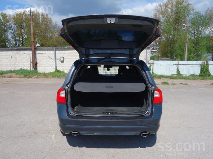 Pelēks Volvo V70 2010 Rīga, ar dzinēja tilpumu 2.40 L un nobraukumu 297 tūkst. km par 3650 €, foto 23 vietnē AUTOMOTO.COM.LV