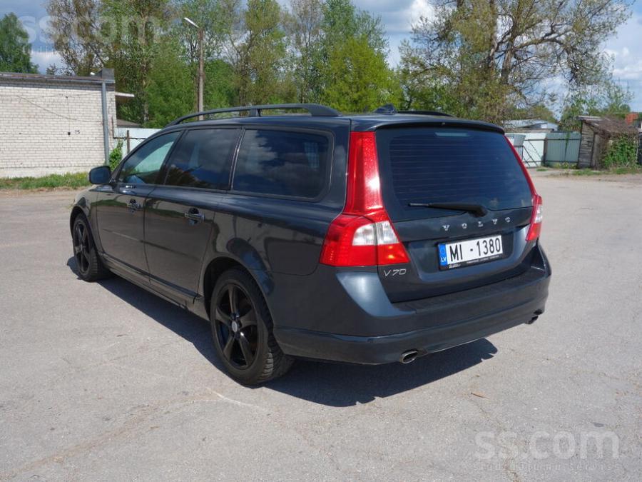Pelēks Volvo V70 2010 Rīga, ar dzinēja tilpumu 2.40 L un nobraukumu 297 tūkst. km par 3650 €, foto 30 vietnē AUTOMOTO.COM.LV
