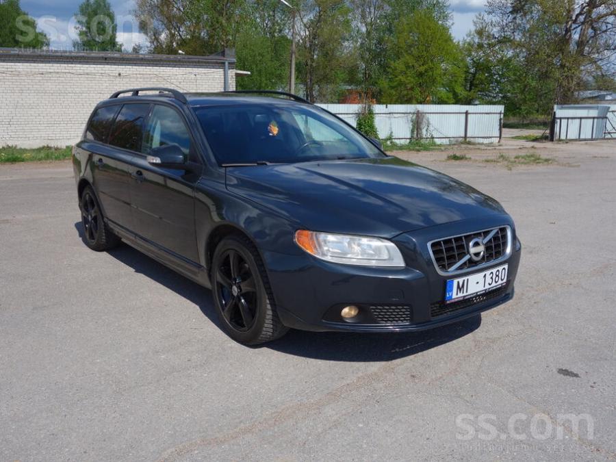 Pelēks Volvo V70 2010 Rīga, ar dzinēja tilpumu 2.40 L un nobraukumu 297 tūkst. km par 3650 €, foto 31 vietnē AUTOMOTO.COM.LV