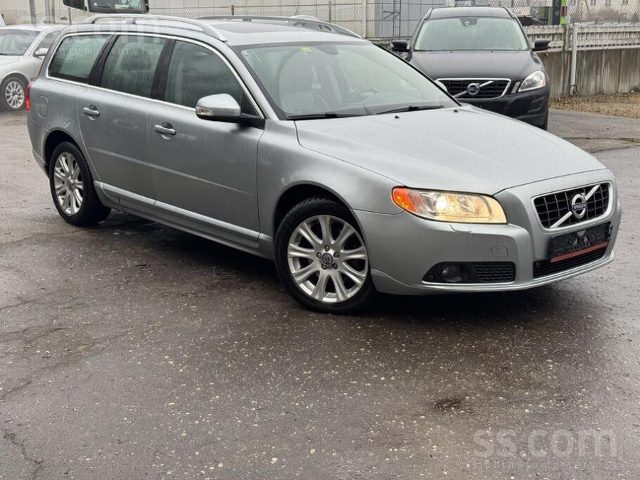 Pelēks Volvo V70 2010 Rīga, ar dzinēja tilpumu 2.40 L un nobraukumu 227 tūkst. km par 6850 €, foto 3 vietnē AUTOMOTO.COM.LV