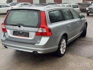 Pelēks Volvo V70 2010 Rīga, ar dzinēja tilpumu 2.40 L un nobraukumu 227 tūkst. km par 6850 €, foto 4 vietnē AUTOMOTO.COM.LV