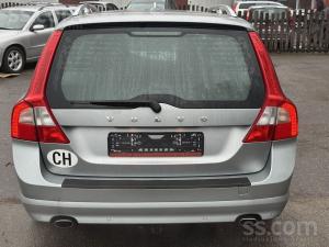Pelēks Volvo V70 2010 Rīga, ar dzinēja tilpumu 2.40 L un nobraukumu 227 tūkst. km par 6850 €, foto 6 vietnē AUTOMOTO.COM.LV