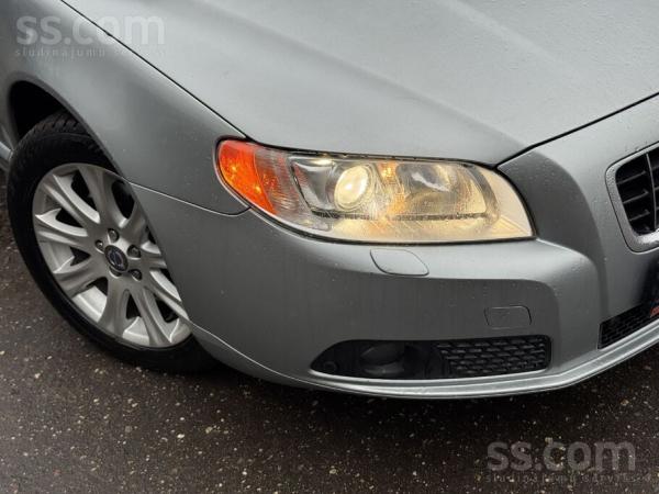 Pelēks Volvo V70 2010 Rīga, ar dzinēja tilpumu 2.40 L un nobraukumu 227 tūkst. km par 6850 €, foto 6 vietnē AUTOMOTO.COM.LV
