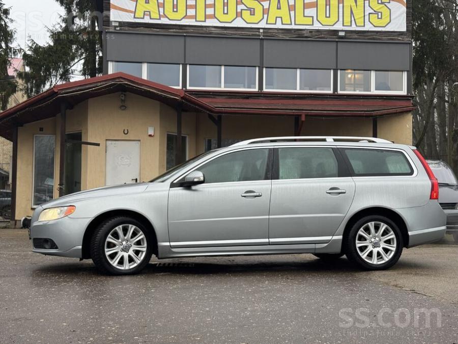 Pelēks Volvo V70 2010 Rīga, ar dzinēja tilpumu 2.40 L un nobraukumu 227 tūkst. km par 6850 €, foto 9 vietnē AUTOMOTO.COM.LV