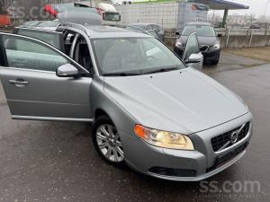 Pelēks Volvo V70 2010 Rīga, ar dzinēja tilpumu 2.40 L un nobraukumu 227 tūkst. km par 6850 €, foto 17 vietnē AUTOMOTO.COM.LV