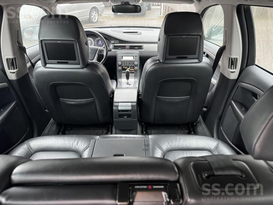 Pelēks Volvo V70 2010 Rīga, ar dzinēja tilpumu 2.40 L un nobraukumu 227 tūkst. km par 6850 €, foto 20 vietnē AUTOMOTO.COM.LV