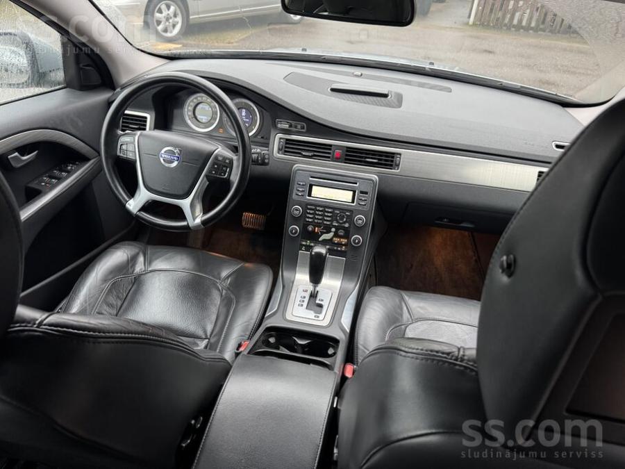 Pelēks Volvo V70 2010 Rīga, ar dzinēja tilpumu 2.40 L un nobraukumu 227 tūkst. km par 6850 €, foto 22 vietnē AUTOMOTO.COM.LV