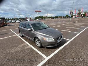 Pelēks Volvo V70 2010 Tallina, ar dzinēja tilpumu 1.60 L un nobraukumu 483 tūkst. km par 2799 €, foto  vietnē AUTOMOTO.COM.LV