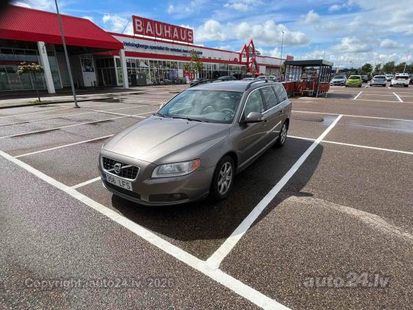 Pelēks Volvo V70 2010 Tallina, ar dzinēja tilpumu 1.60 L un nobraukumu 483 tūkst. km par 2799 €, foto 2 vietnē AUTOMOTO.COM.LV