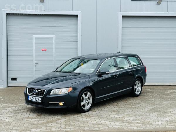 Grey Volvo V70 2010 in Riga, with an engine capacity of 1.60 L and mileage of 380 thousand km for 5200 €, photo 1 on AUTOMOTO.COM.LV