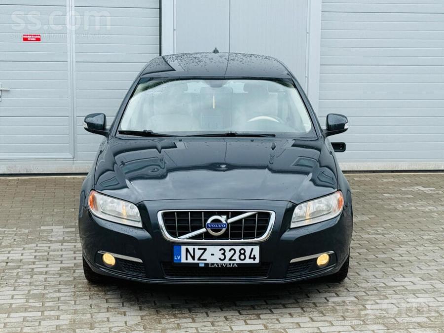 Pelēks Volvo V70 2010 Rīga, ar dzinēja tilpumu 1.60 L un nobraukumu 380 tūkst. km par 5200 €, foto 3 vietnē AUTOMOTO.COM.LV