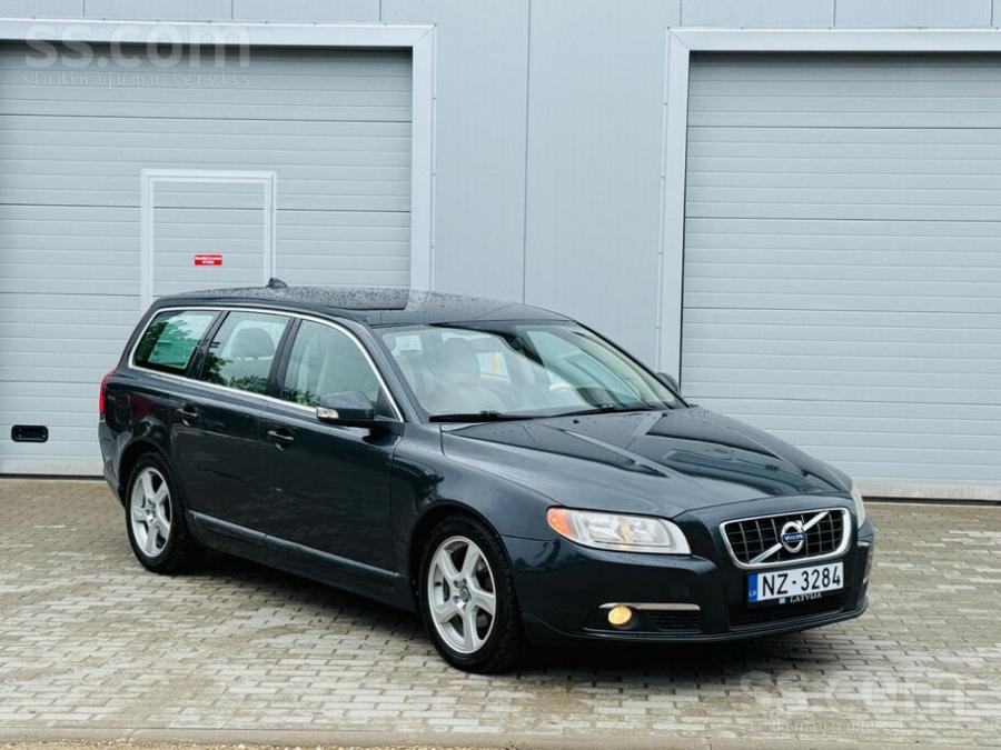 Pelēks Volvo V70 2010 Rīga, ar dzinēja tilpumu 1.60 L un nobraukumu 380 tūkst. km par 5200 €, foto 4 vietnē AUTOMOTO.COM.LV