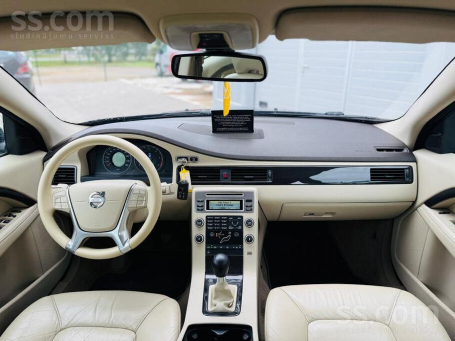 Pelēks Volvo V70 2010 Rīga, ar dzinēja tilpumu 1.60 L un nobraukumu 380 tūkst. km par 5200 €, foto 7 vietnē AUTOMOTO.COM.LV