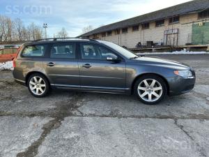 Pelēks Volvo V70 2010 Talsi, ar dzinēja tilpumu 1.60 L un nobraukumu 234 tūkst. km par 4350 €, foto 9 vietnē AUTOMOTO.COM.LV