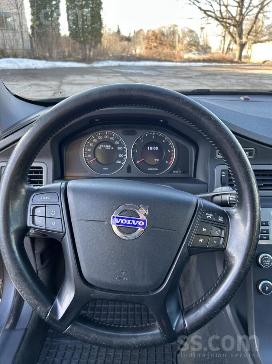 Pelēks Volvo V70 2010 Talsi, ar dzinēja tilpumu 1.60 L un nobraukumu 234 tūkst. km par 4350 €, foto 18 vietnē AUTOMOTO.COM.LV