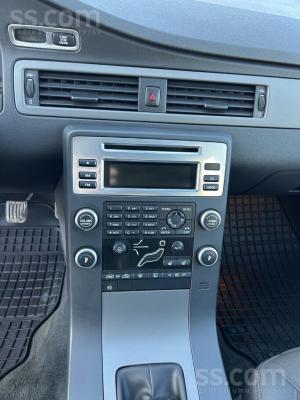 Pelēks Volvo V70 2010 Talsi, ar dzinēja tilpumu 1.60 L un nobraukumu 234 tūkst. km par 4350 €, foto 19 vietnē AUTOMOTO.COM.LV