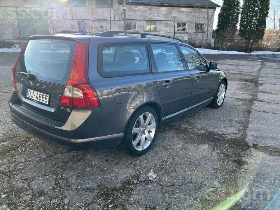 Pelēks Volvo V70 2010 Talsi, ar dzinēja tilpumu 1.60 L un nobraukumu 234 tūkst. km par 4350 €, foto 8 vietnē AUTOMOTO.COM.LV