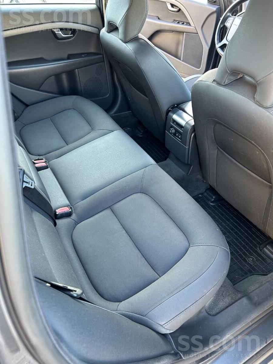 Pelēks Volvo V70 2010 Talsi, ar dzinēja tilpumu 1.60 L un nobraukumu 234 tūkst. km par 4350 €, foto 16 vietnē AUTOMOTO.COM.LV