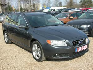 Grey Volvo V70 2010 in Riga, with an engine capacity of 2.40 L and mileage of 0 thousand km for 4750 €, photo 3 on AUTOMOTO.COM.LV