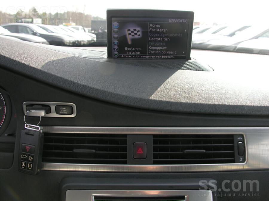Grey Volvo V70 2010 in Riga, with an engine capacity of 2.40 L and mileage of 0 thousand km for 4750 €, photo 16 on AUTOMOTO.COM.LV