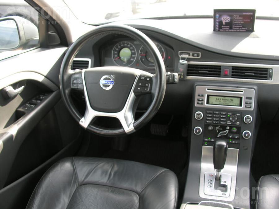 Grey Volvo V70 2010 in Riga, with an engine capacity of 2.40 L and mileage of 0 thousand km for 4750 €, photo 17 on AUTOMOTO.COM.LV