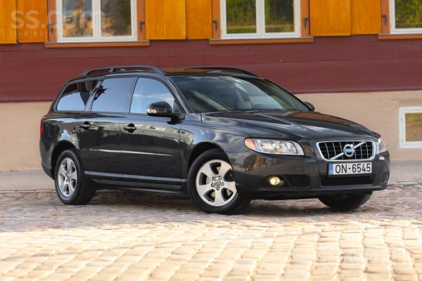 Pelēks Volvo V70 2010 Jelgava, ar dzinēja tilpumu 2.00 L un nobraukumu 0 tūkst. km par 4550 €, foto 1 vietnē AUTOMOTO.COM.LV