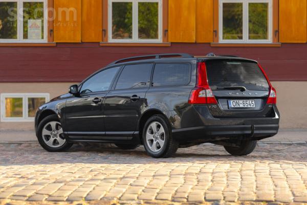 Pelēks Volvo V70 2010 Jelgava, ar dzinēja tilpumu 2.00 L un nobraukumu 0 tūkst. km par 4550 €, foto 2 vietnē AUTOMOTO.COM.LV