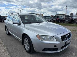 Grey Volvo V70 2010 in Vilnius, with an engine capacity of 2.40 L and mileage of 320 thousand km for 3750 €, photo 4 on AUTOMOTO.COM.LV