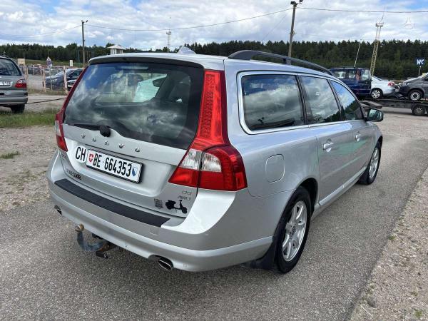 Grey Volvo V70 2010 in Vilnius, with an engine capacity of 2.40 L and mileage of 320 thousand km for 3750 €, photo 4 on AUTOMOTO.COM.LV