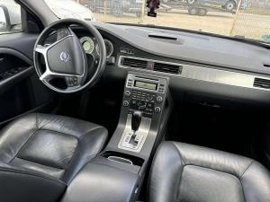 Grey Volvo V70 2010 in Vilnius, with an engine capacity of 2.40 L and mileage of 320 thousand km for 3750 €, photo 11 on AUTOMOTO.COM.LV