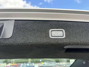 Grey Volvo V70 2010 in Vilnius, with an engine capacity of 2.40 L and mileage of 320 thousand km for 3750 €, photo 12 on AUTOMOTO.COM.LV