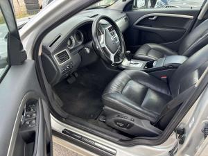 Grey Volvo V70 2010 in Vilnius, with an engine capacity of 2.40 L and mileage of 320 thousand km for 3750 €, photo 15 on AUTOMOTO.COM.LV