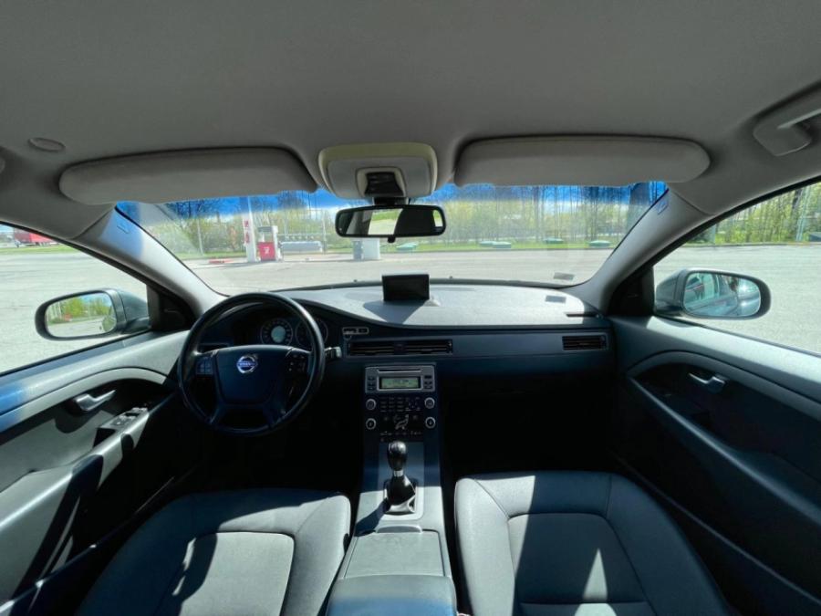 Pelēks Volvo V70 2010 Rīga, ar dzinēja tilpumu 1.60 L un nobraukumu 0 tūkst. km par 5900 €, foto 7 vietnē AUTOMOTO.COM.LV