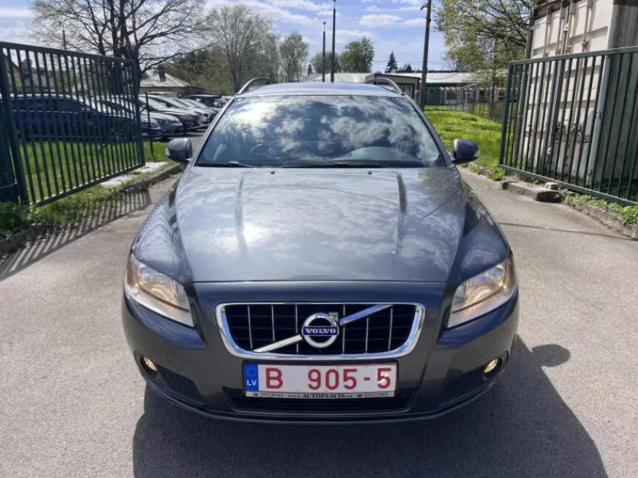 Pelēks Volvo V70 2010 Rīga, ar dzinēja tilpumu 1.60 L un nobraukumu 236 tūkst. km par 5550 €, foto 3 vietnē AUTOMOTO.COM.LV
