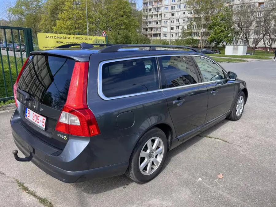 Pelēks Volvo V70 2010 Rīga, ar dzinēja tilpumu 1.60 L un nobraukumu 236 tūkst. km par 5550 €, foto 5 vietnē AUTOMOTO.COM.LV