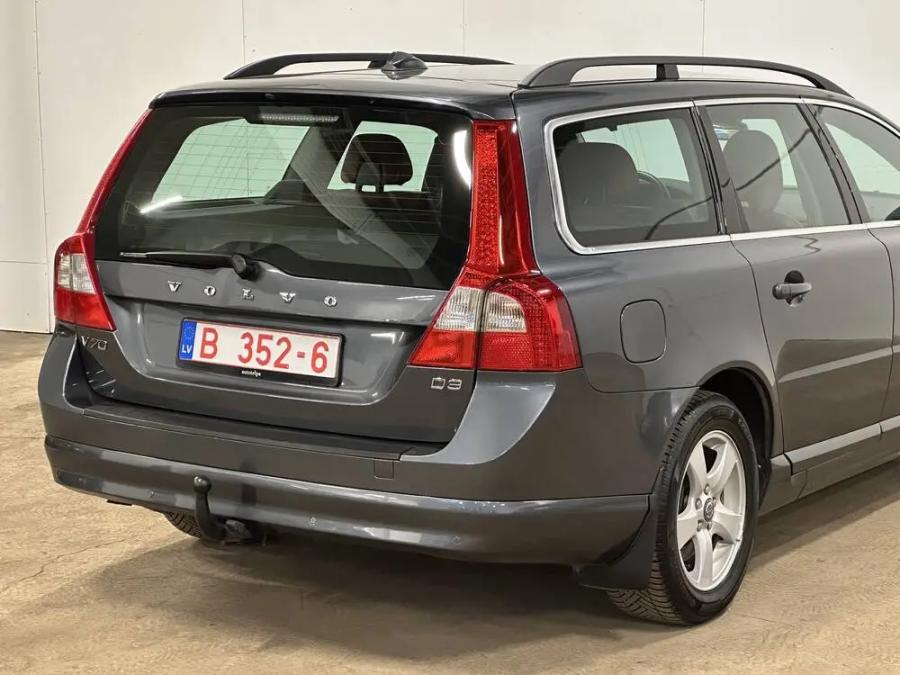 Pelēks Volvo V70 2010 Jūrmala, ar dzinēja tilpumu 2.00 L un nobraukumu 380 tūkst. km par 5650 €, foto 11 vietnē AUTOMOTO.COM.LV