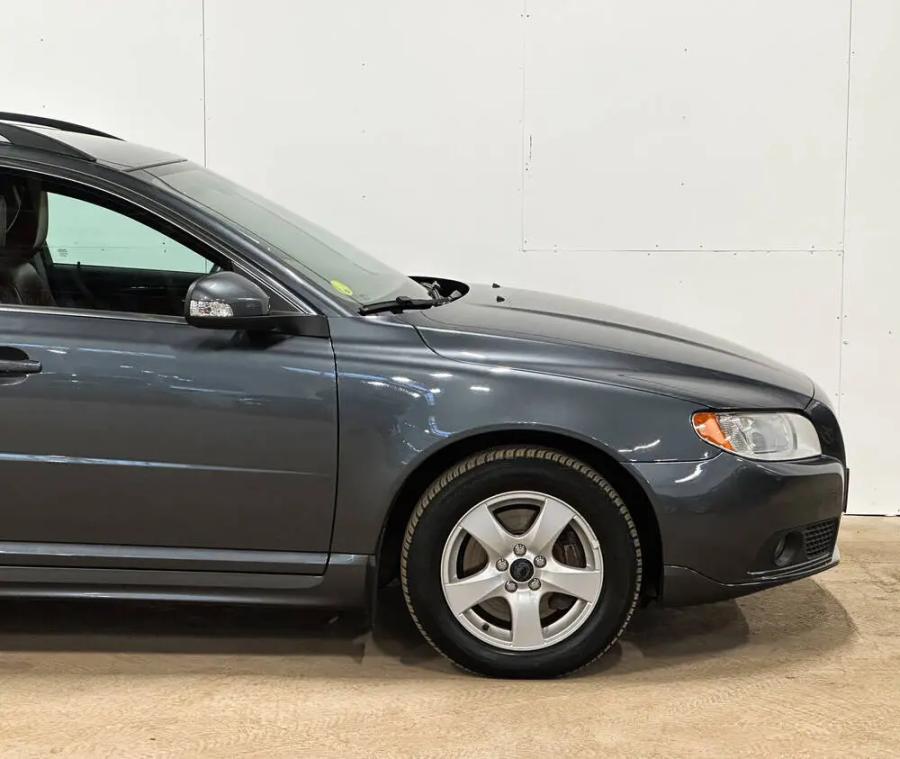 Pelēks Volvo V70 2010 Jūrmala, ar dzinēja tilpumu 2.00 L un nobraukumu 380 tūkst. km par 5650 €, foto 14 vietnē AUTOMOTO.COM.LV