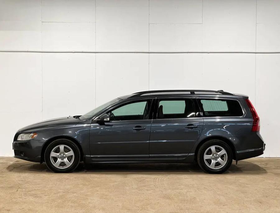 Pelēks Volvo V70 2010 Jūrmala, ar dzinēja tilpumu 2.00 L un nobraukumu 380 tūkst. km par 5650 €, foto 15 vietnē AUTOMOTO.COM.LV
