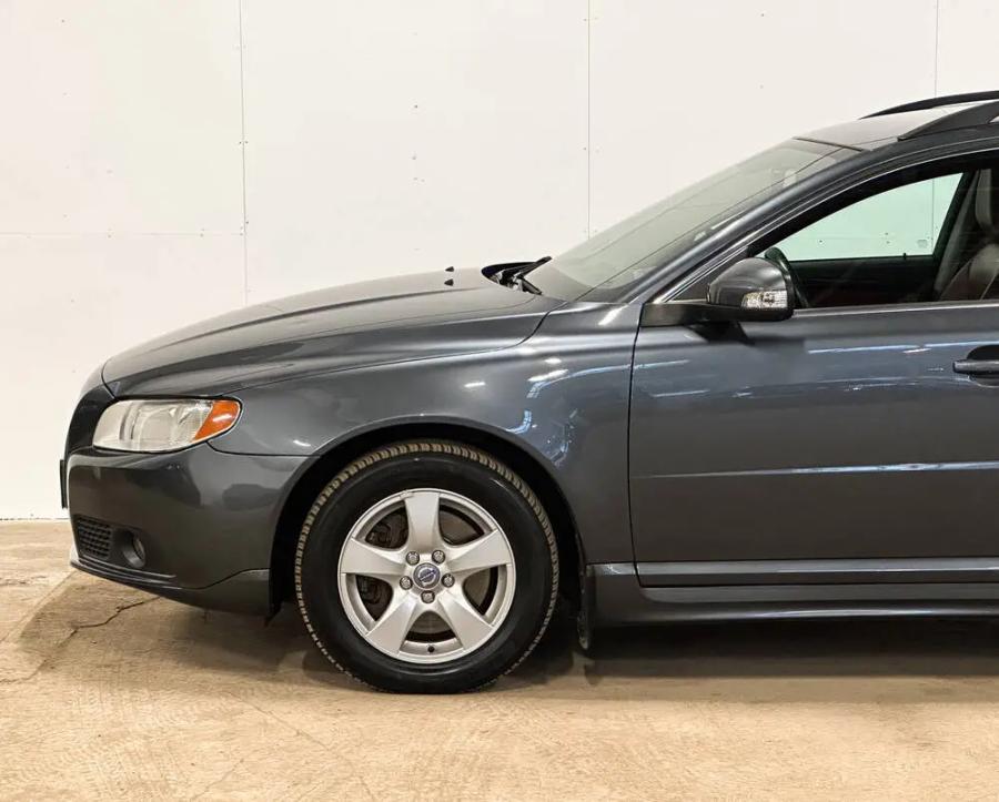 Pelēks Volvo V70 2010 Jūrmala, ar dzinēja tilpumu 2.00 L un nobraukumu 380 tūkst. km par 5650 €, foto 16 vietnē AUTOMOTO.COM.LV