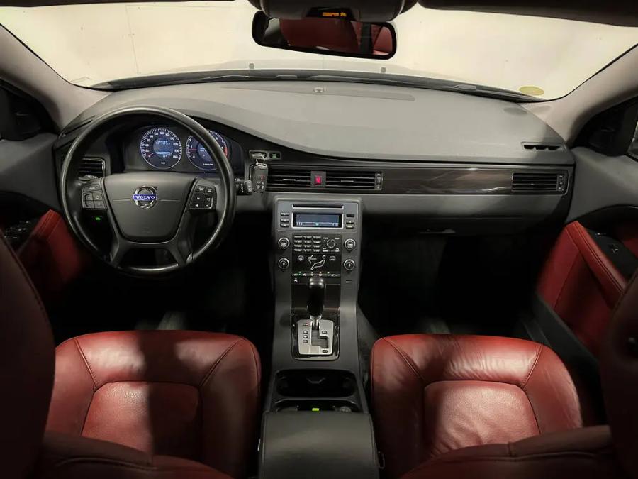 Pelēks Volvo V70 2010 Jūrmala, ar dzinēja tilpumu 2.00 L un nobraukumu 380 tūkst. km par 5650 €, foto 23 vietnē AUTOMOTO.COM.LV