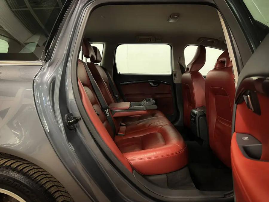 Pelēks Volvo V70 2010 Jūrmala, ar dzinēja tilpumu 2.00 L un nobraukumu 380 tūkst. km par 5650 €, foto 25 vietnē AUTOMOTO.COM.LV
