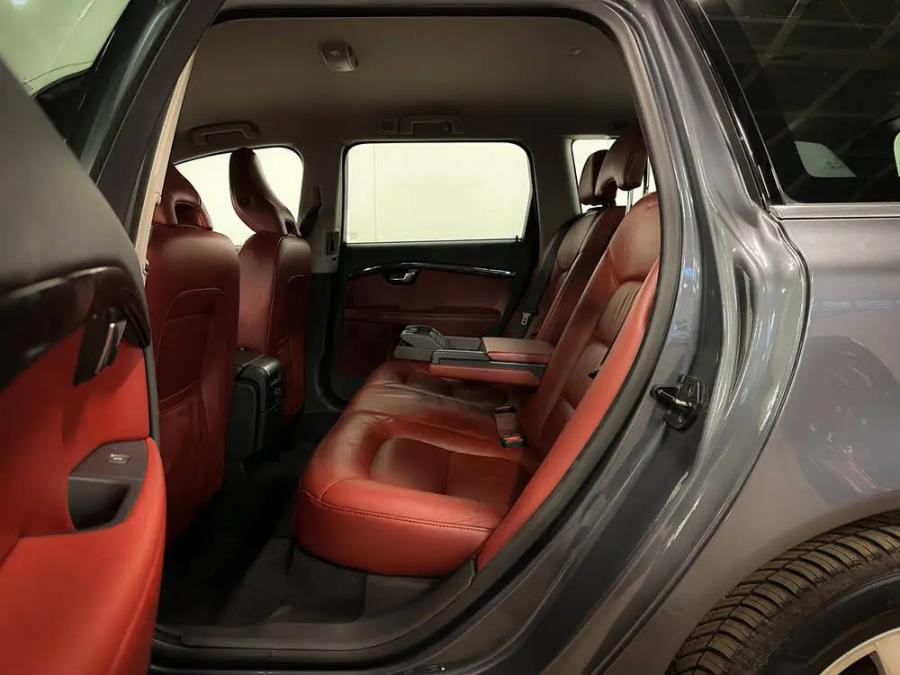 Pelēks Volvo V70 2010 Jūrmala, ar dzinēja tilpumu 2.00 L un nobraukumu 380 tūkst. km par 5650 €, foto 26 vietnē AUTOMOTO.COM.LV