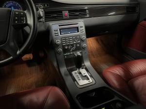 Pelēks Volvo V70 2010 Jūrmala, ar dzinēja tilpumu 2.00 L un nobraukumu 380 tūkst. km par 5650 €, foto 28 vietnē AUTOMOTO.COM.LV