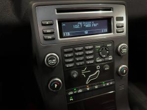 Pelēks Volvo V70 2010 Jūrmala, ar dzinēja tilpumu 2.00 L un nobraukumu 380 tūkst. km par 5650 €, foto 33 vietnē AUTOMOTO.COM.LV