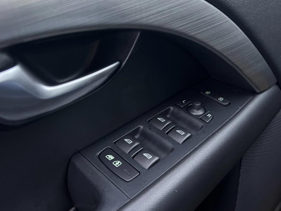 Pelēks Volvo V70 2010 Rīga, ar dzinēja tilpumu 1.60 L un nobraukumu 236 tūkst. km par 5550 €, foto 8 vietnē AUTOMOTO.COM.LV