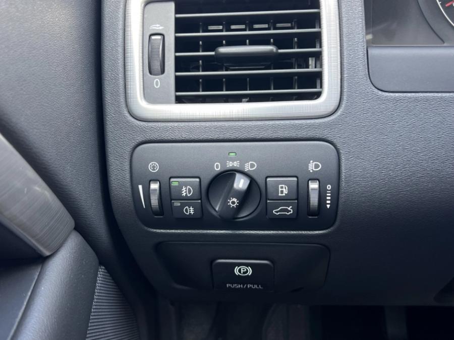 Pelēks Volvo V70 2010 Rīga, ar dzinēja tilpumu 1.60 L un nobraukumu 236 tūkst. km par 5550 €, foto 16 vietnē AUTOMOTO.COM.LV